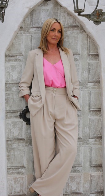 Debra T : DK Models & Casting