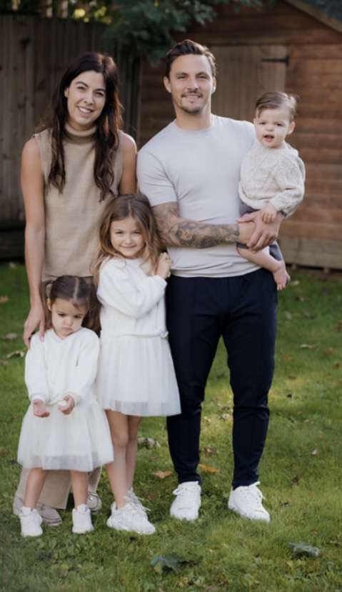 Ashton Family : DK Models & Casting